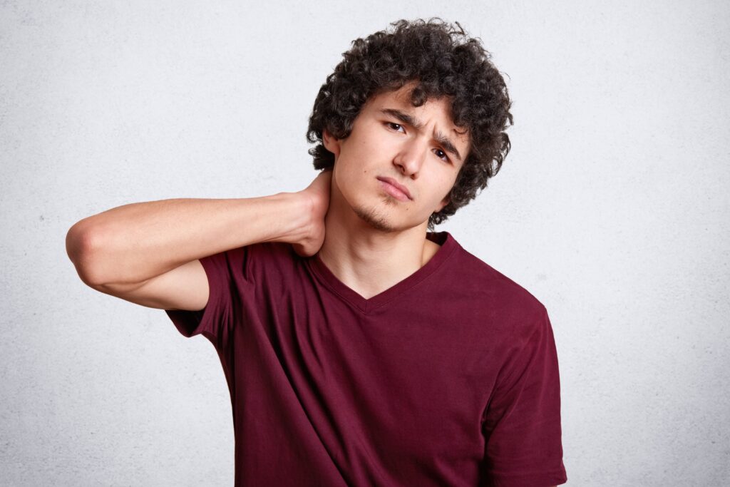 Whiplash Injury Symptoms: Causes, Timeline & Treatment